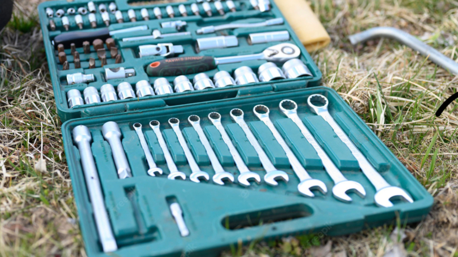 10 Essential Items for Outdoor Adventures - National Park Trust